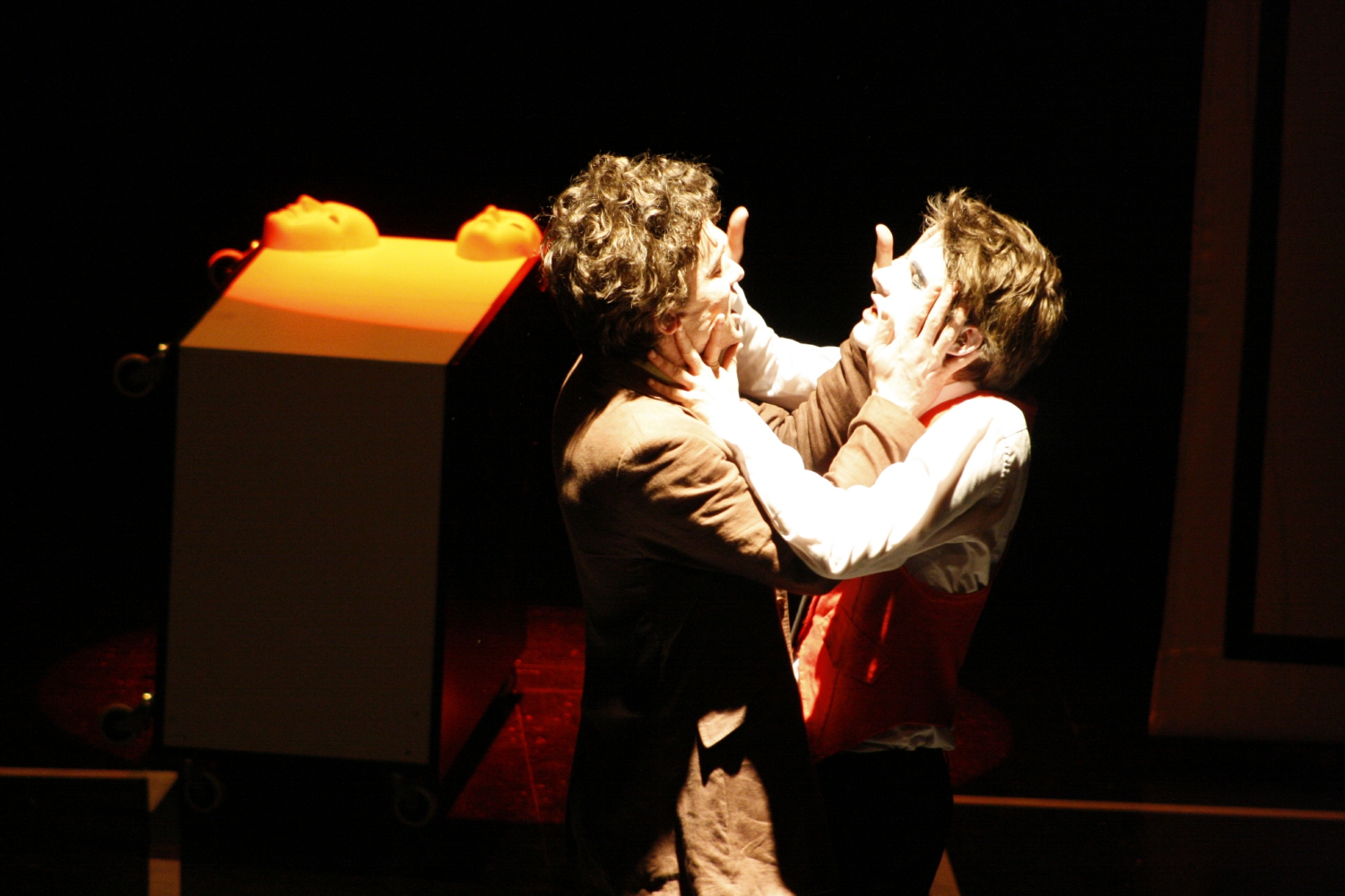 Le Moche de Marius Von Mayenburg - la Compagnie Esbaudie